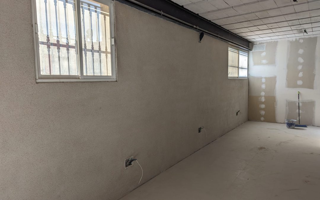 The Debate: Natural Rendering Materials vs Traditional Solutions for Damp Issues - ECS